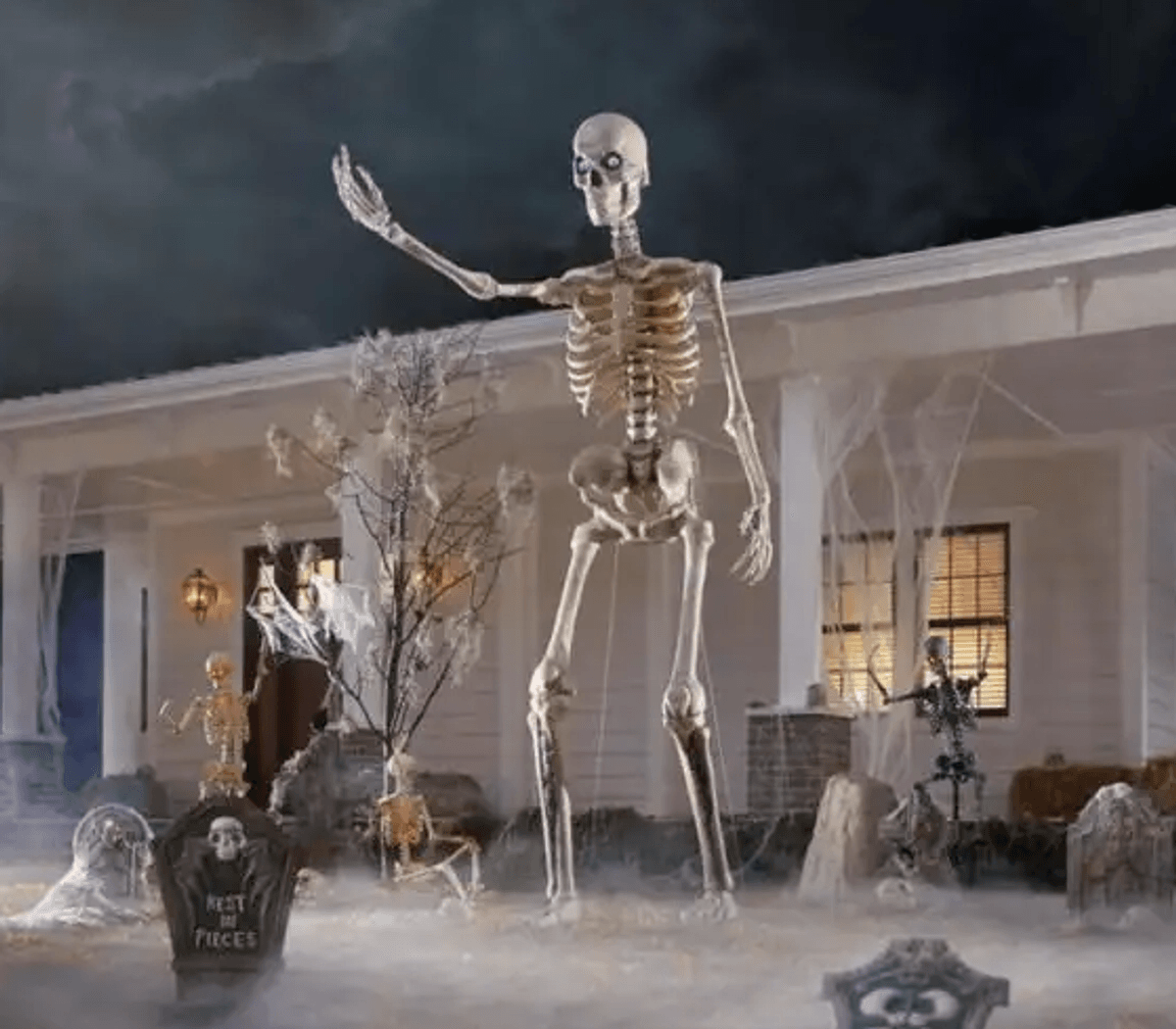 12 ft Giant-Sized Skeleton with LifeEyes(TM) LCD Eyes | indy100