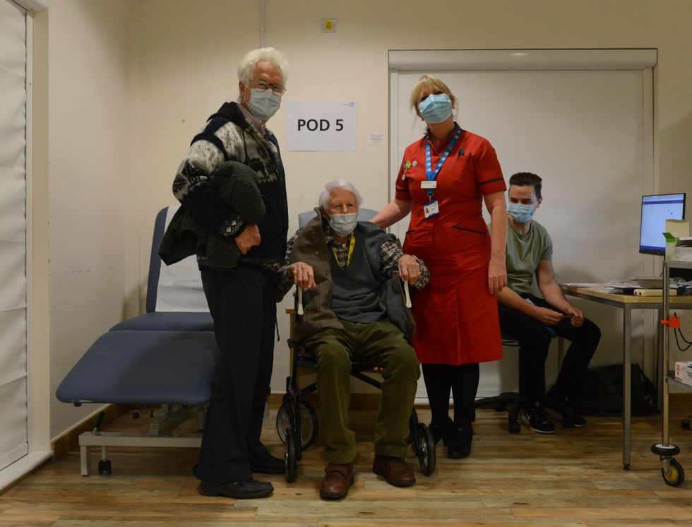 Covid vaccine: British people receive the jab for the first time, in ...