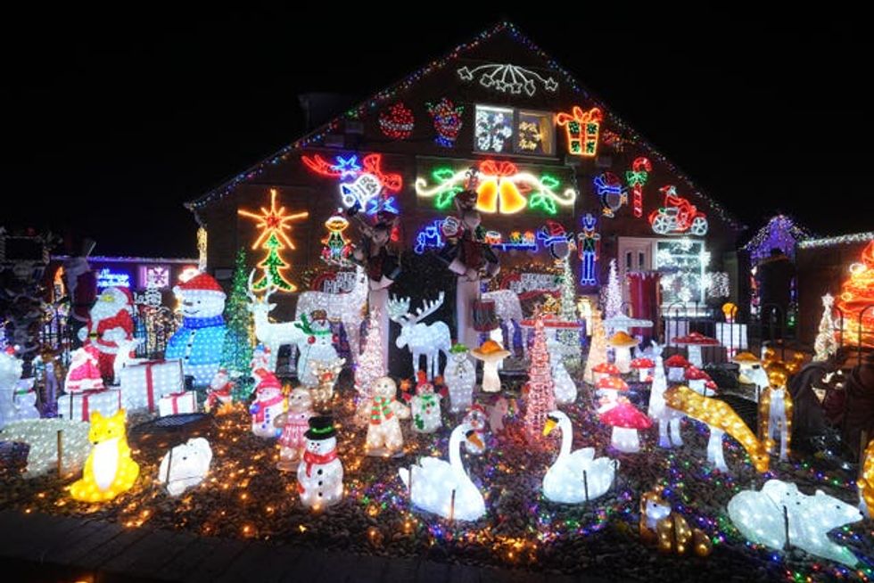 In Pictures: Christmas light displays bring sparkle and joy | indy100