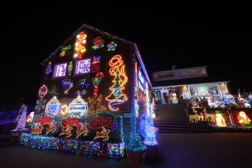 In Pictures: Christmas light displays bring sparkle and joy | indy100