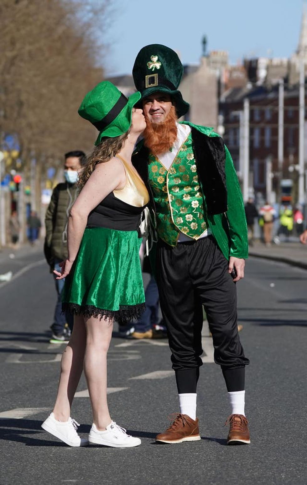 In Pictures: The world goes green as celebrations mark St Patrick’s Day ...