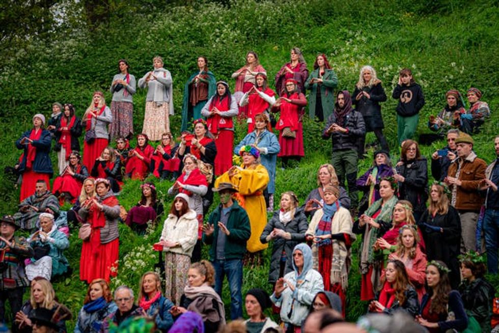 In Pictures: May Day dawn welcomed by Morris Men and Pagans | indy100