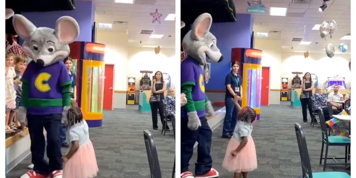 Now A Chuck E Cheese Character Has Been Accused Of Ignoring A Black