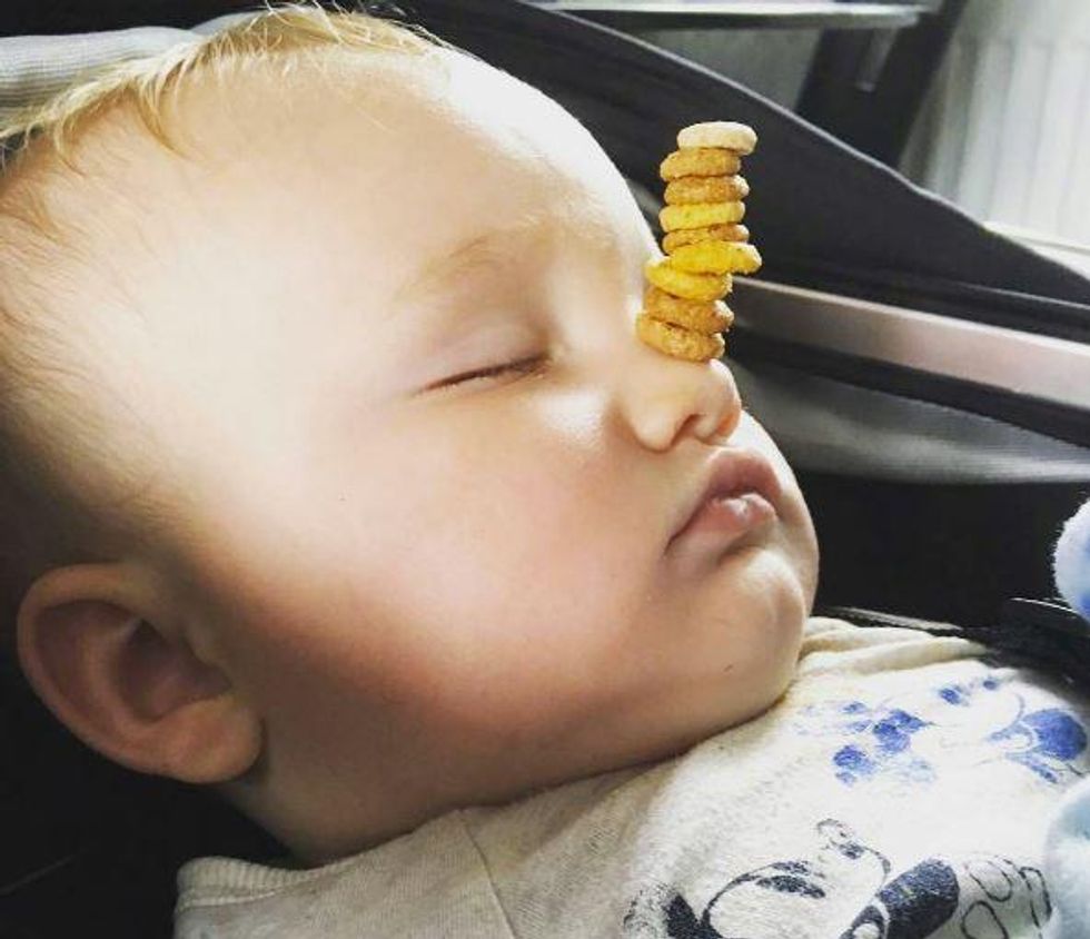 Admiring dads stacking Cheerios on their babies is the best way to ...