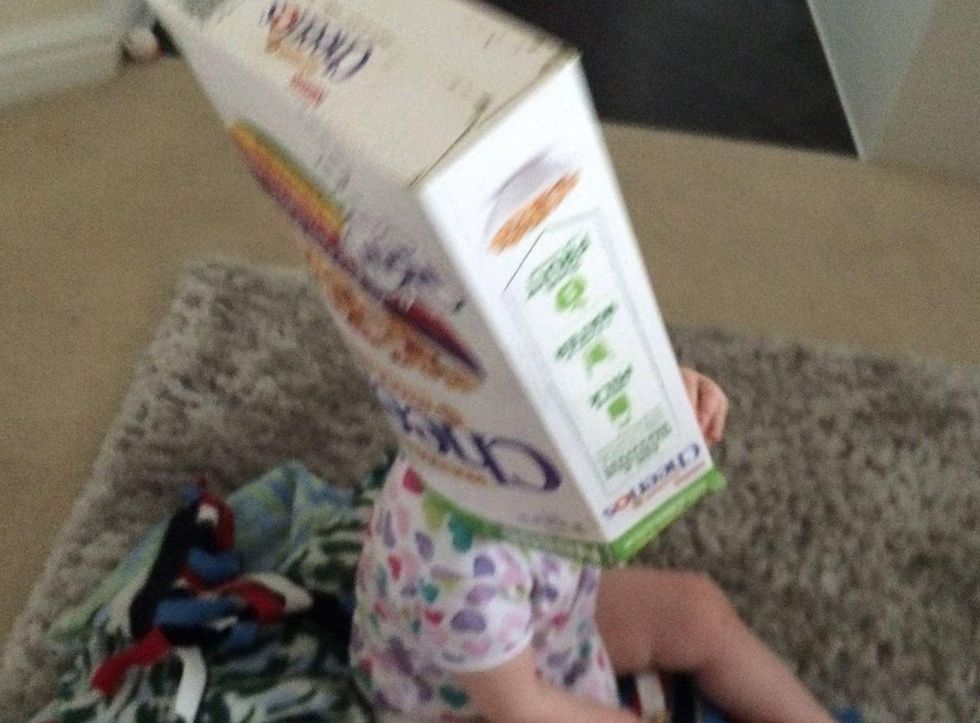Admiring dads stacking Cheerios on their babies is the best way to ...