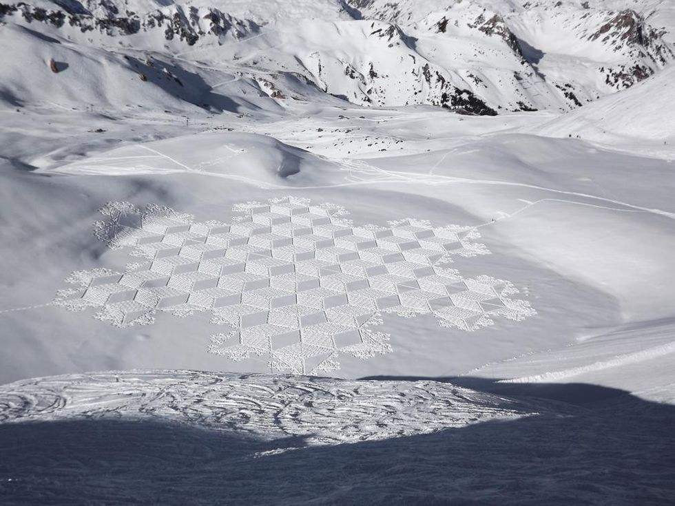 This stunning snow art was created by one man and his compass | indy100 ...