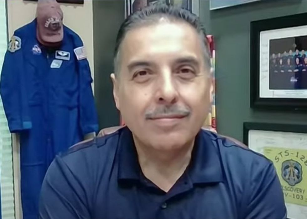 Ex Nasa Astronaut Confirms Sex Will Be Allowed When Commercial Space