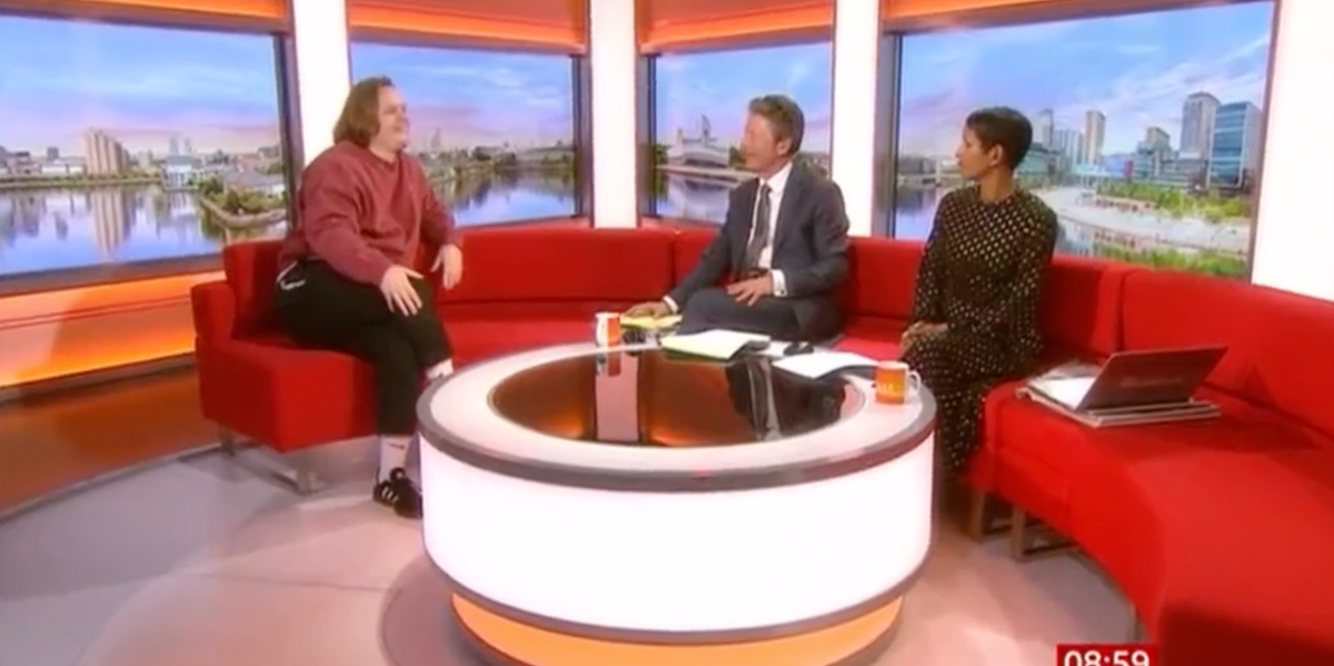 Bbc Viewers Left In Hysterics After Lewis Capaldis X Rated Joke Live