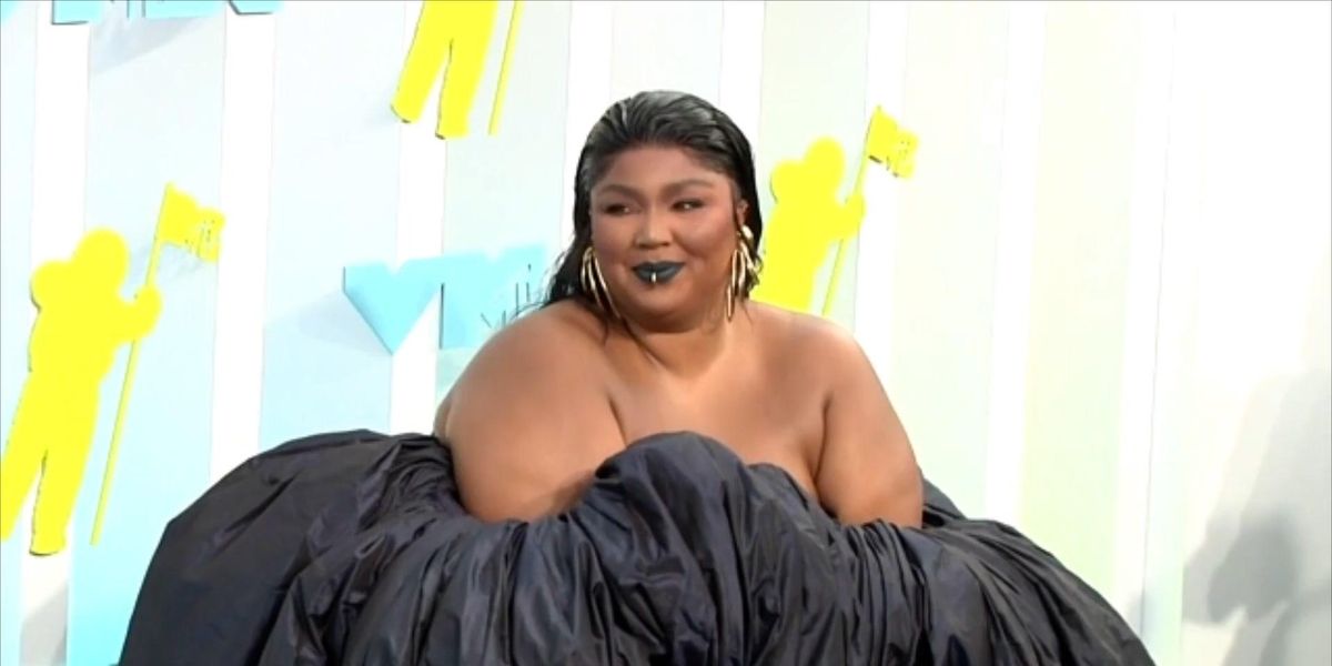Lizzo Wears My Body My Choice Shirt After Being Fat Shamed By Kanye