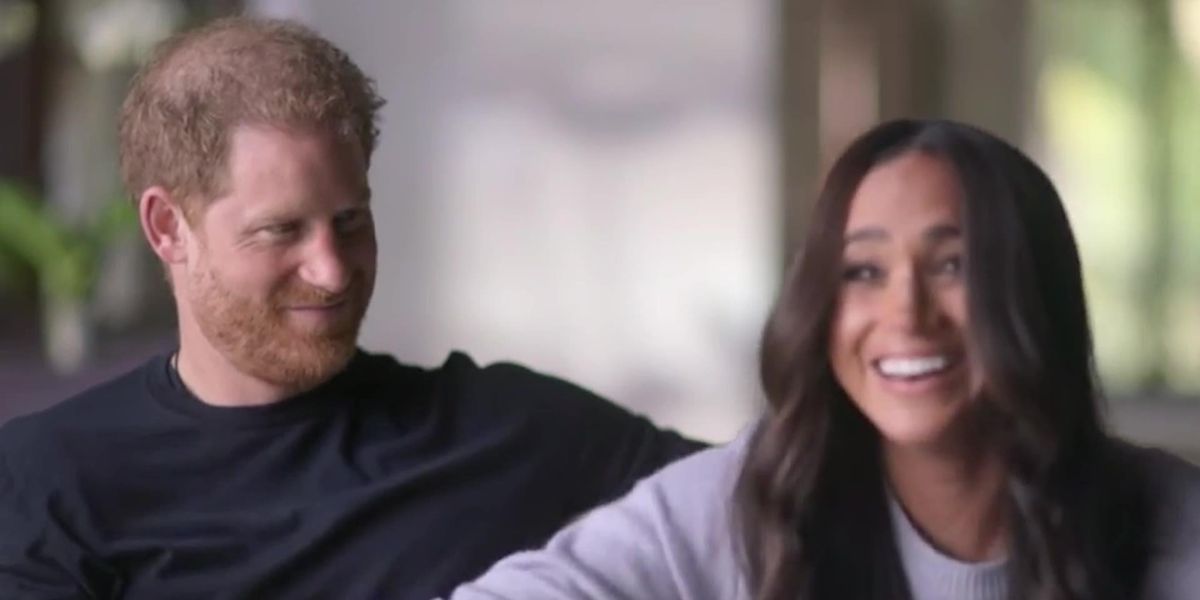 Meghan Markle mocks first time she curtseyed for the late Queen in new ... Meghan Markle mocks first time she curtseyed for the late Queen in new ...