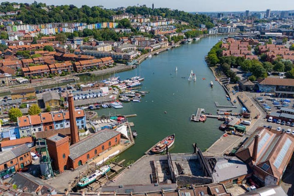 In Pictures: Britons try to stay cool in summer sun as temperatures ...