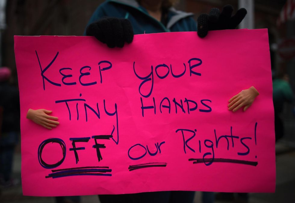 The 10 best protest signs against Donald Trump | indy100