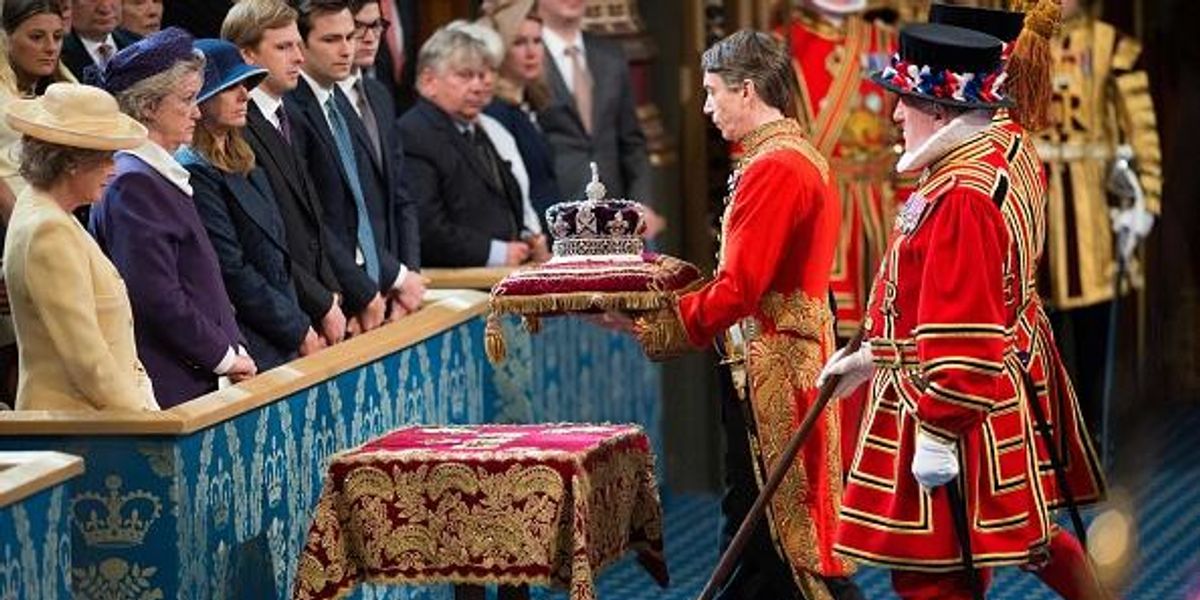 Guy Whose Job Was To Walk Backwards In Front Of The Queen Has Lost His Guy Whose Job Was To Walk Backwards In Front Of The Queen Has Lost His