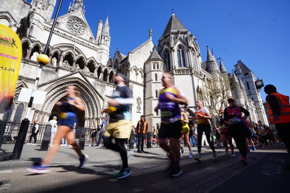In Pictures: Runners take in the sights during landmarks half marathon ...