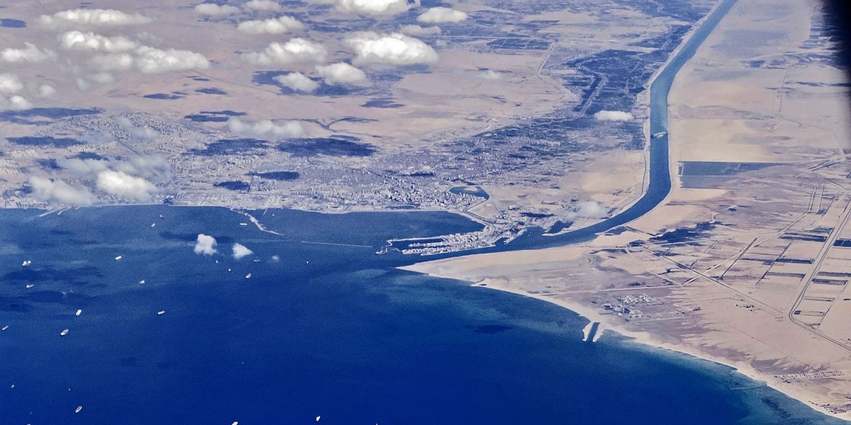 Another Boat Got Stuck In The Suez Canal And The Internet Couldnt Cope Indy100