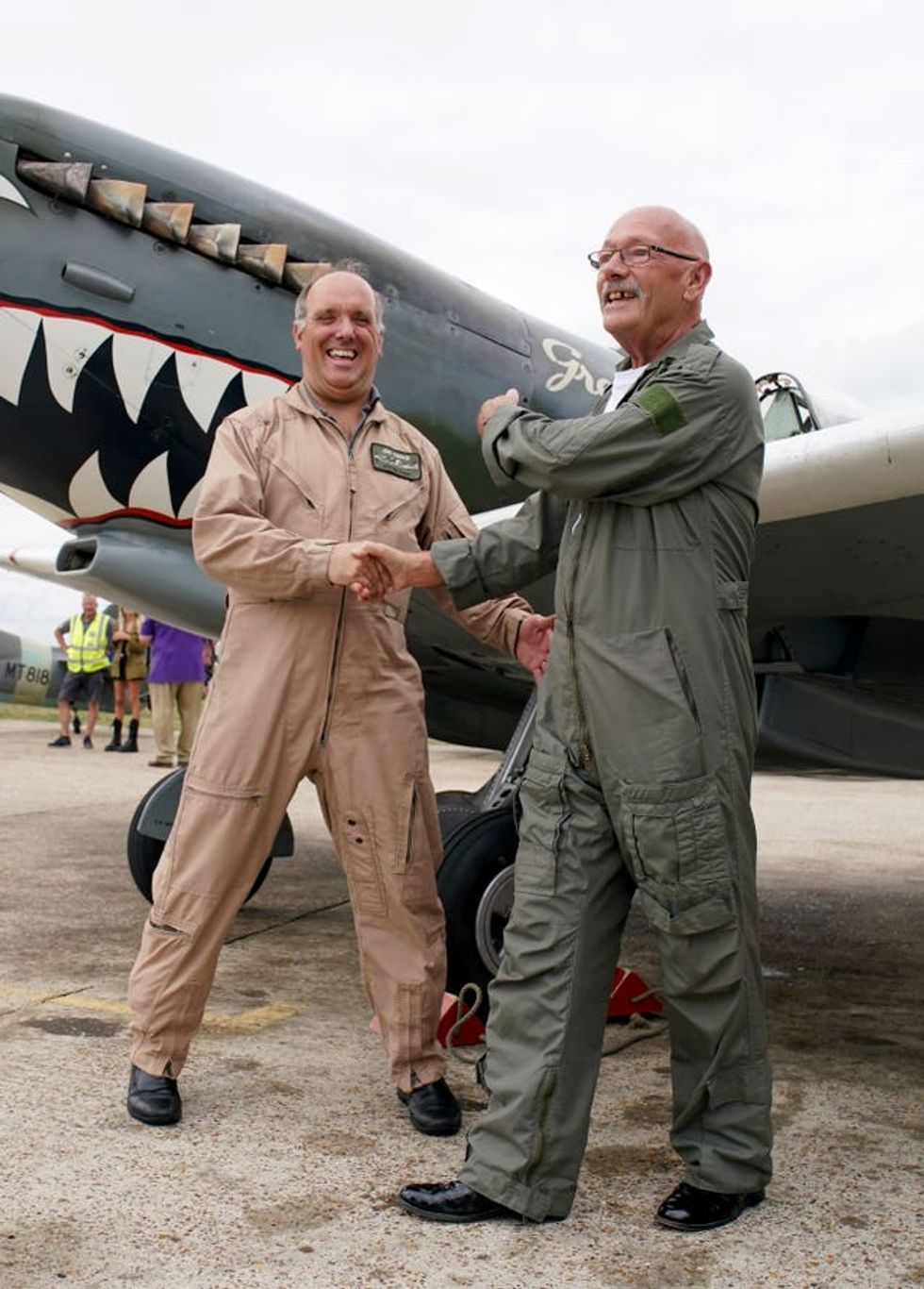 Chelsea Pensioner enjoys surprise flight in Second World War Spitfire ...