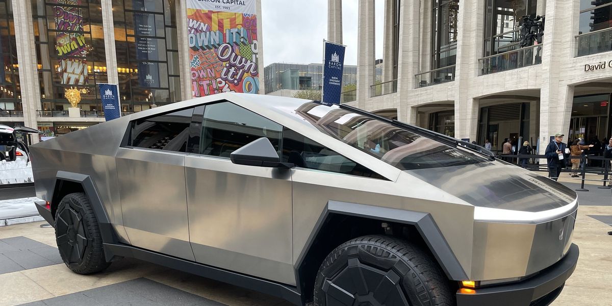 Elon Musk's Cybertruck mistaken for a dumpster in hilarious TikTok ... Elon Musk's Cybertruck mistaken for a dumpster in hilarious TikTok ...