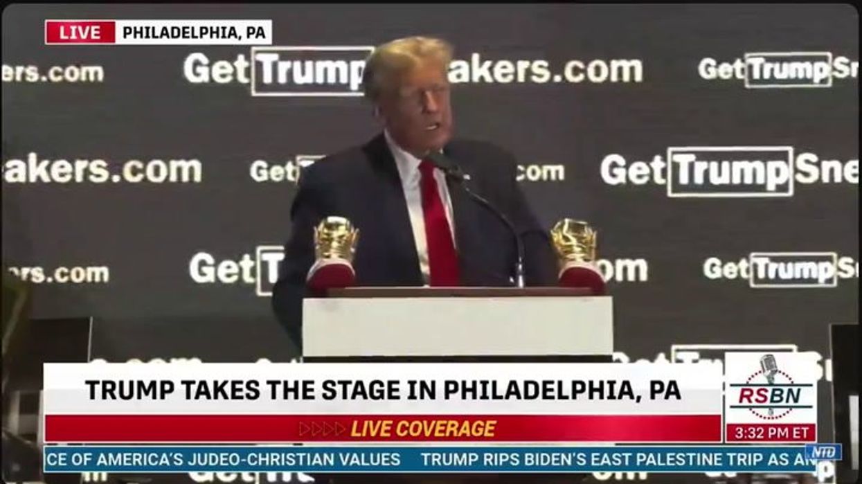 Does Donald Trump wear a girdle? | indy100 Does Donald Trump wear a girdle? | indy100