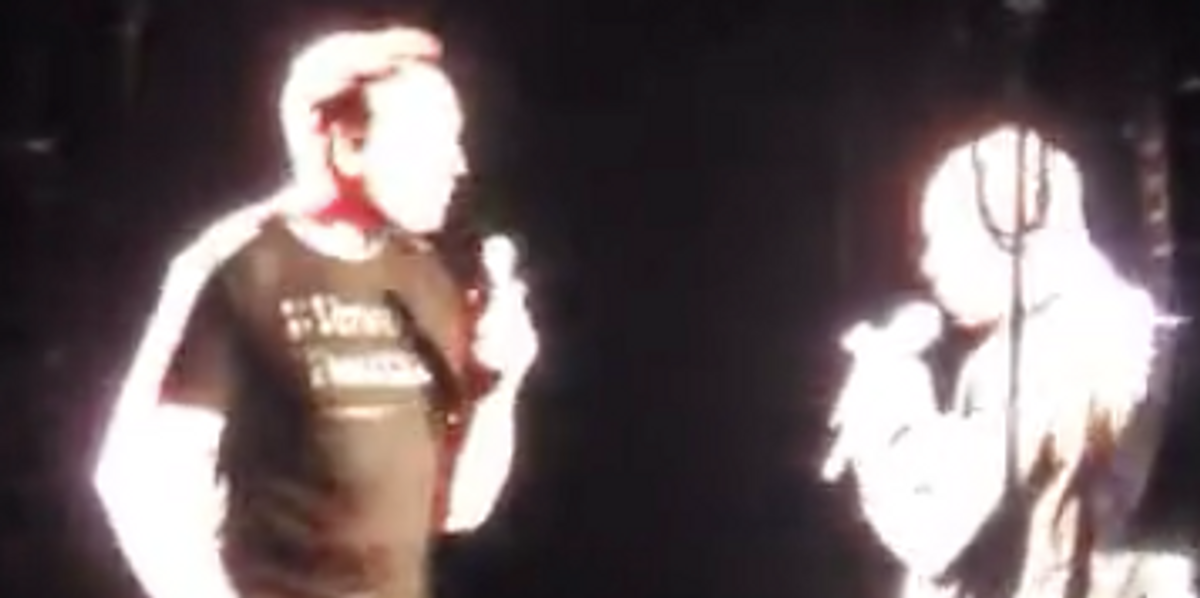 Elon Musk mercilessly booed after being brought on stage by Dave ... Elon Musk mercilessly booed after being brought on stage by Dave ...