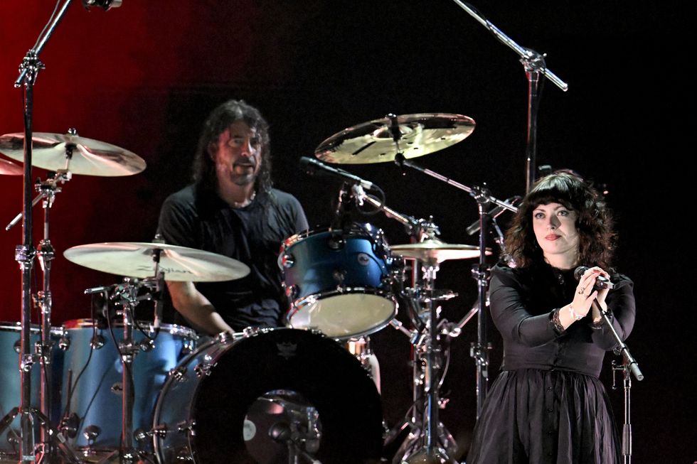 'Kurt would approve': Nirvana reunion at FireAid concert causes social media meltdown | indy100